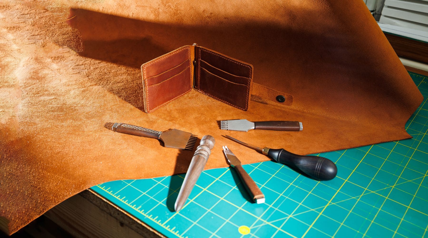 Alles, was du über Lederwaren wissen musst | WALLTON™